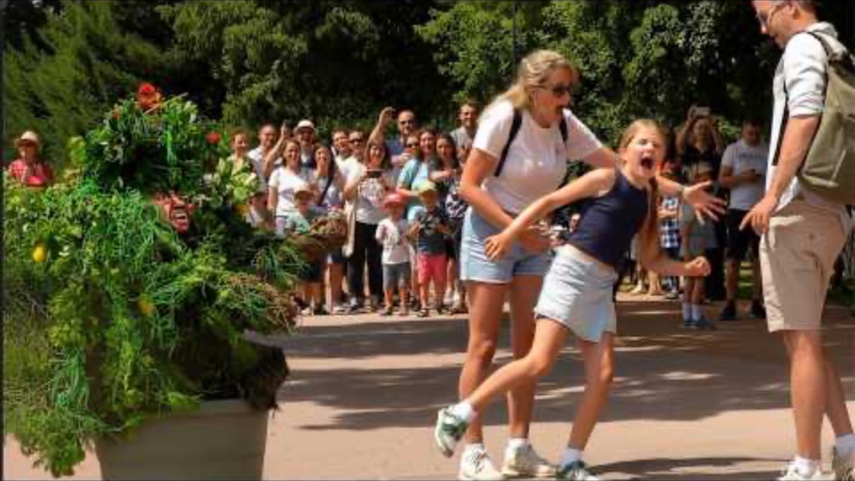 This Girl’s Reaction Will Kill You With Laughter! bushman funniest