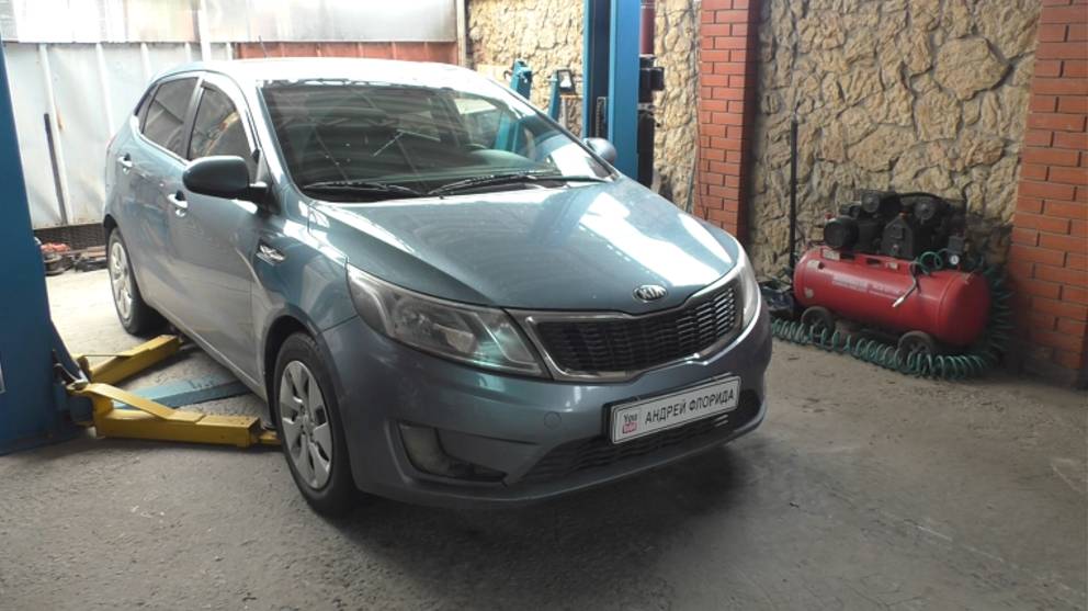 Проскакивает бендикс снятие и установка стартера на Kia Rio 1,4 Киа Рио 2013 года