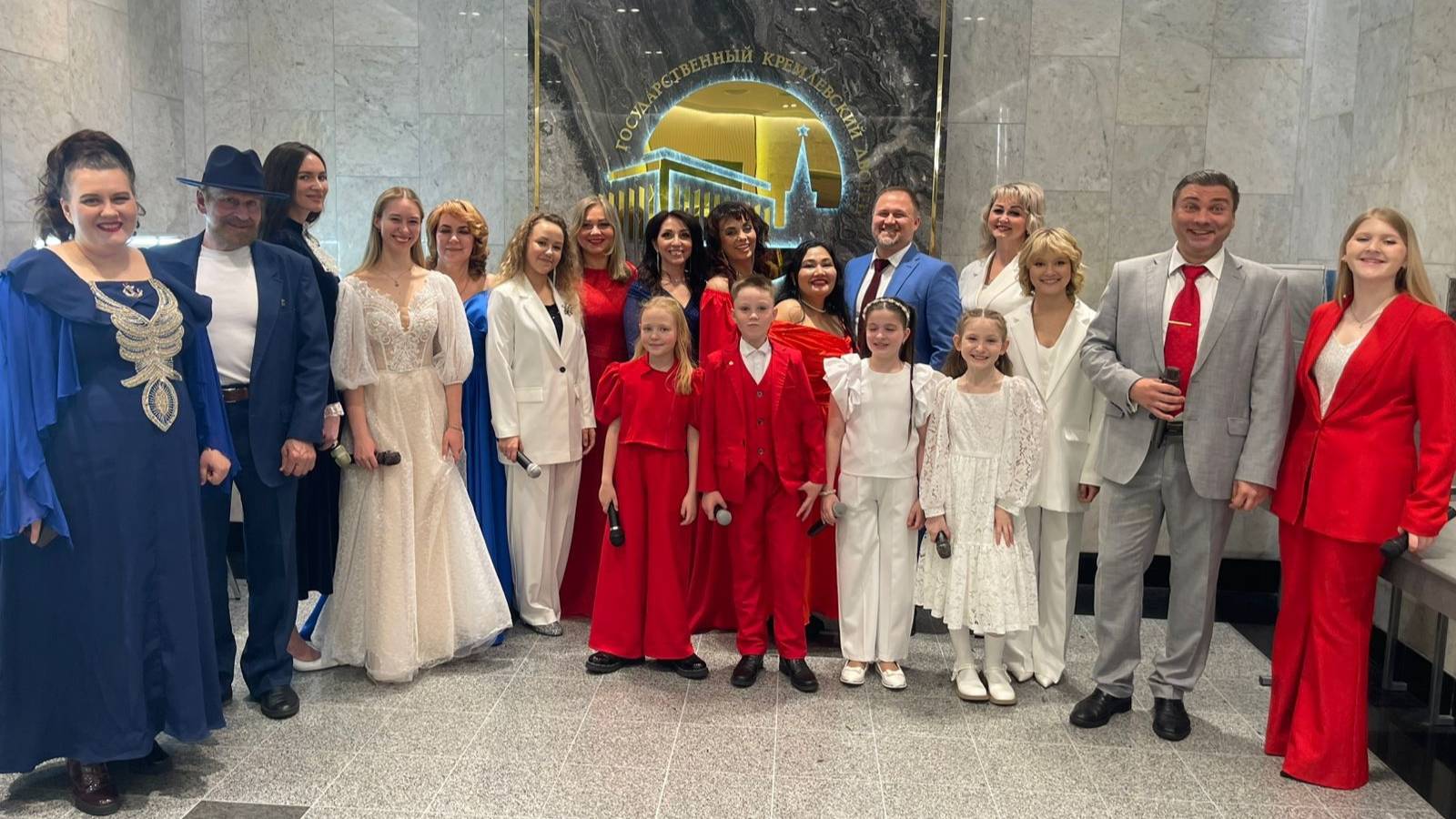 Выступления ансамбля "Города России" в кремлёвском дворце с песней "Моя семья" -автор Ольга Алмазова