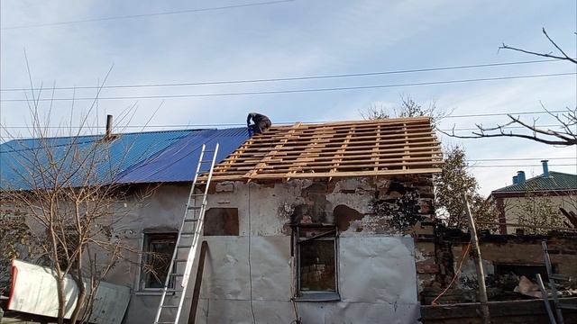 Дача, накрыли крышу