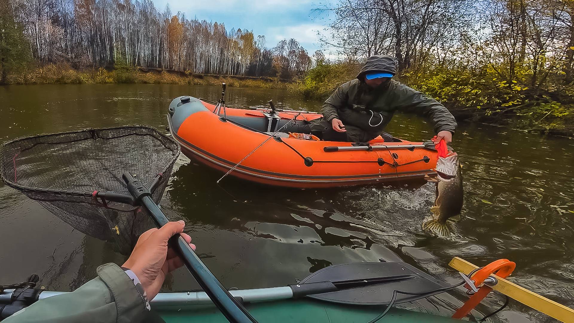 Глубокая осень, в каких ямах держится рыба? Как найти рыбу осенью, нюансы ловли осенью[Пора ловить]