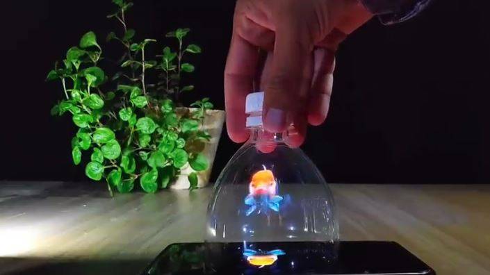 Сделан вручную онлайн. DIY Amazing 3D HOLOGRAM PROJECTOR from Plastic Bottle _ Build & Sell Online!