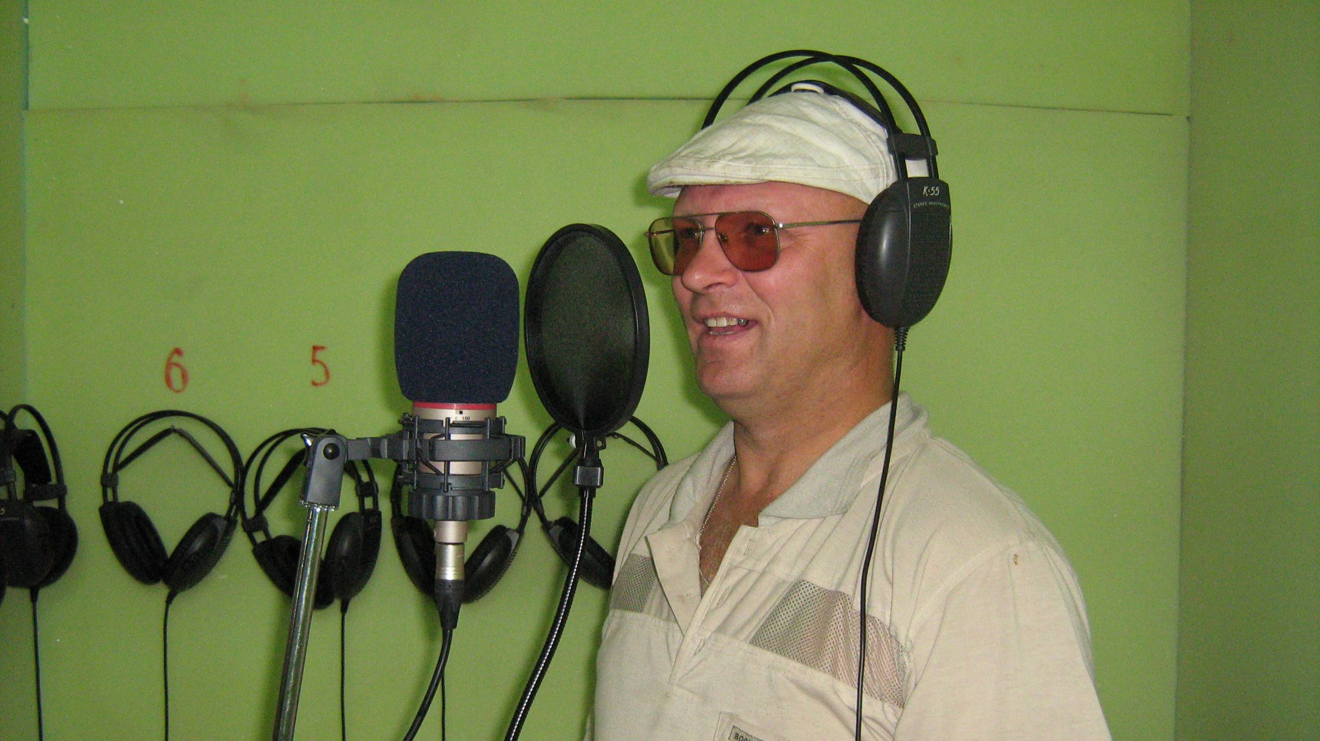 ГАЛИНА.  исп.  АЛЕКСАНДР  БЕЛЫХ.  Кадр из ВФ ОСТРОВ ЮНОСТИ МОЕЙ.2016 г