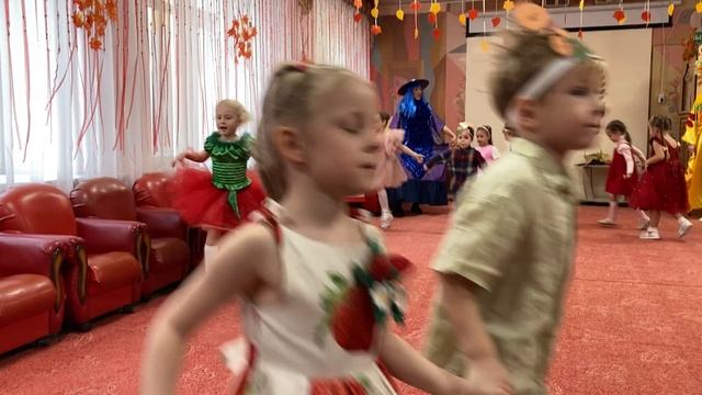 Танец "Потанцуй со мной, дружок!" английская народная мелодия в обработке И. Арсеева