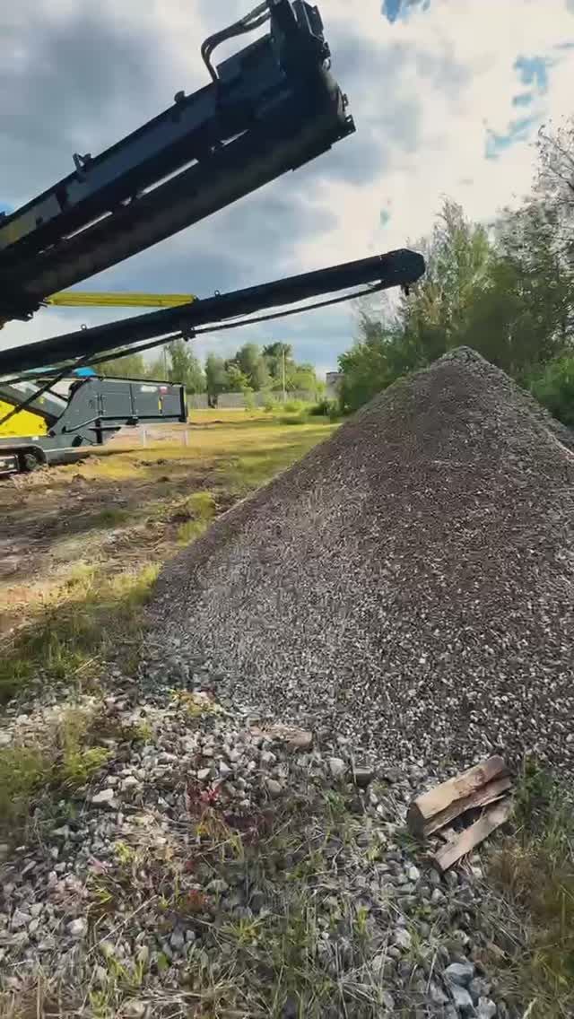 Сортировка вторичного щебня прошла отлично. Результат — 4 фракции на выходе: