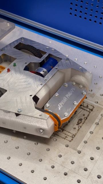 Теперь у нашего робота появилось имя🌟