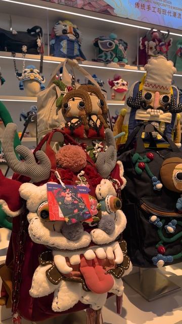 Безумный рюкзак и странная шляпа