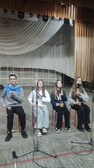 Репетиция ложкарей из ансамбля "Крутогоры"