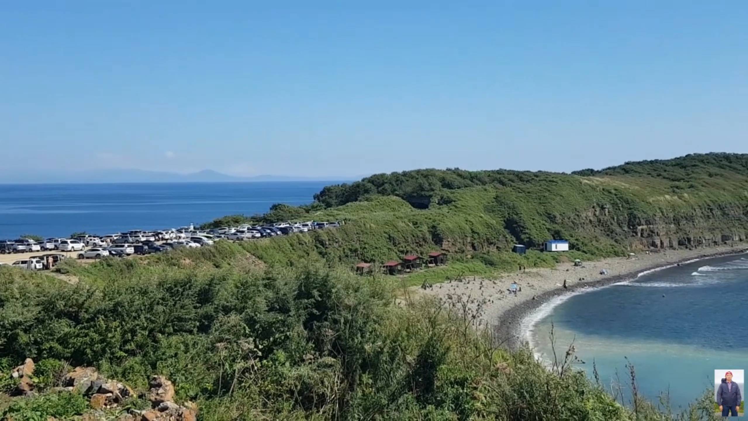 Владивосток. От ул. Светланской до мыса Ахлестышева автобусом. До мыса Вятлина - велосипедом 6 км.