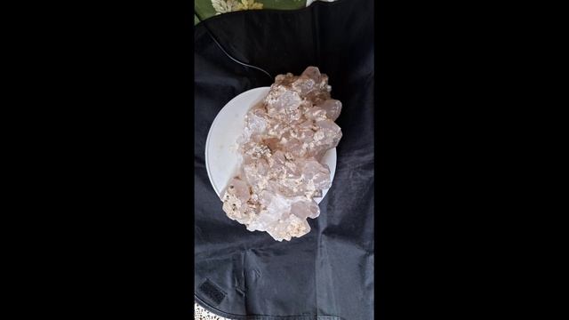 Аметистовая друза с кварцем 9х14х25 см