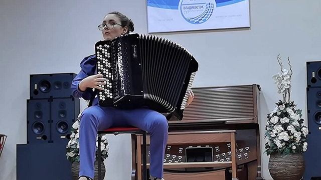 А. Джойс Вальс "Осенний сон" Играет баянистка Елизавета Елфутина г. Владивосток