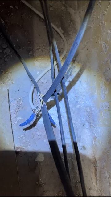 Заявка по электрике. Офис на складе. Как потом грамотно сделать соединение проводов ?