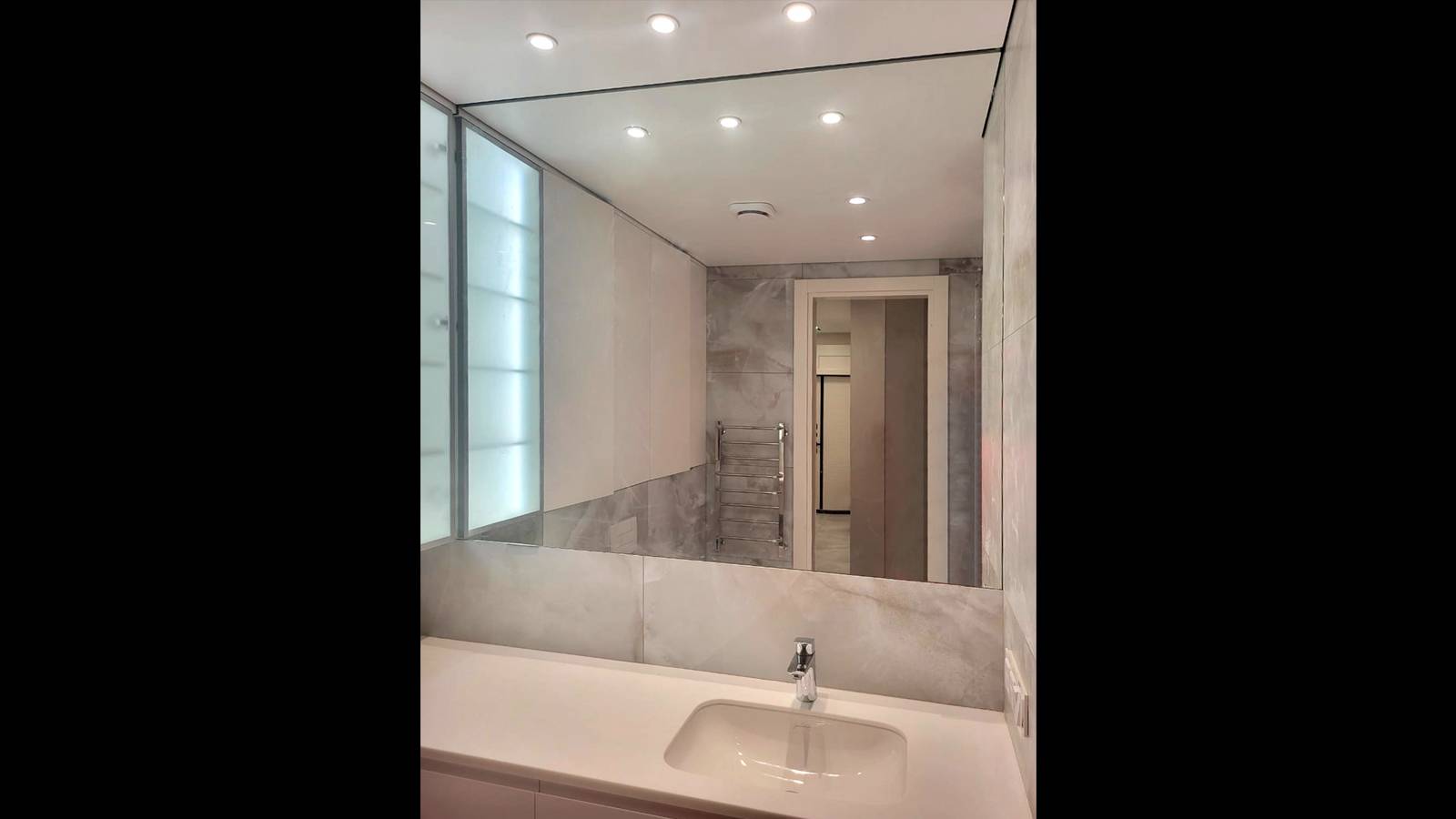 Зеркало в ванную комнату