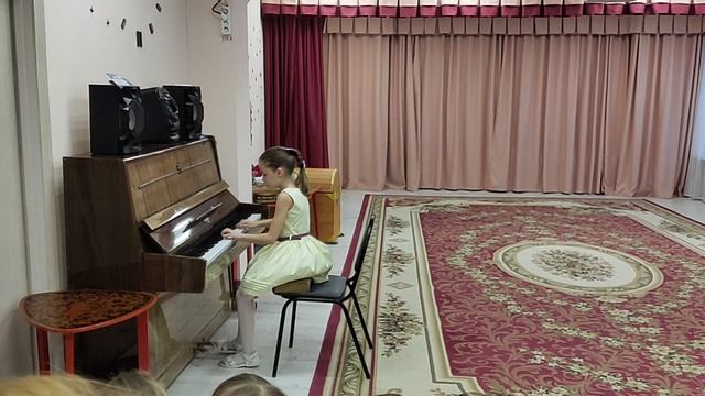 Декабрь 2022 выступление в садике