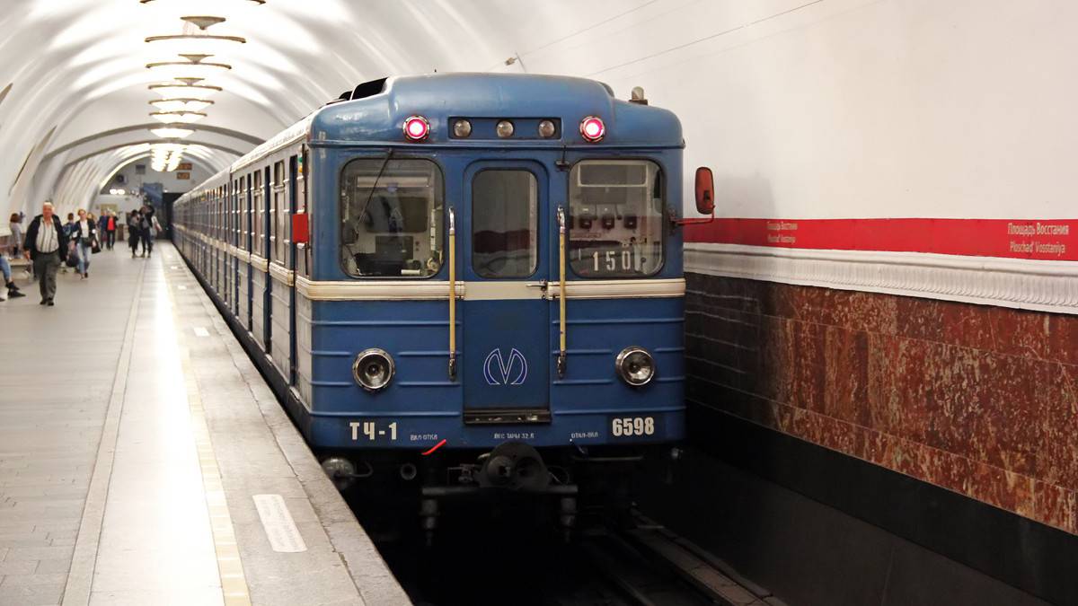 Одно из последних отправлений поезда "Ем".