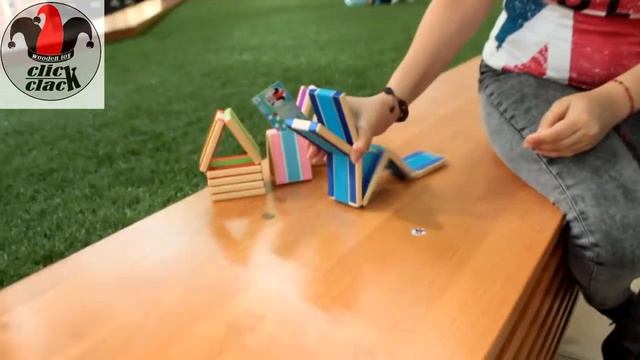 Собери фигуры вместе с игрушкой Клик Клак