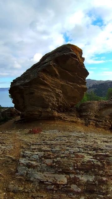 Скала Лягушка. Октябрь.