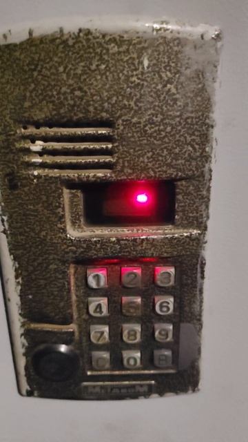 Как узнать частоту домофона или любого СКУД #flipthegeek #flipperzero #rfid