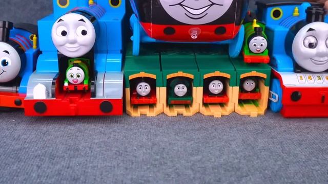 ТОМАС И ЕГО ДРУЗЬЯ ИГРАЕМ КРУТЫЕ ПАРОВОЗИКИ РАЗВИВАЮЩИЕ МУЛЬТИКИ ДЛЯ МАЛЬЧИКОВ