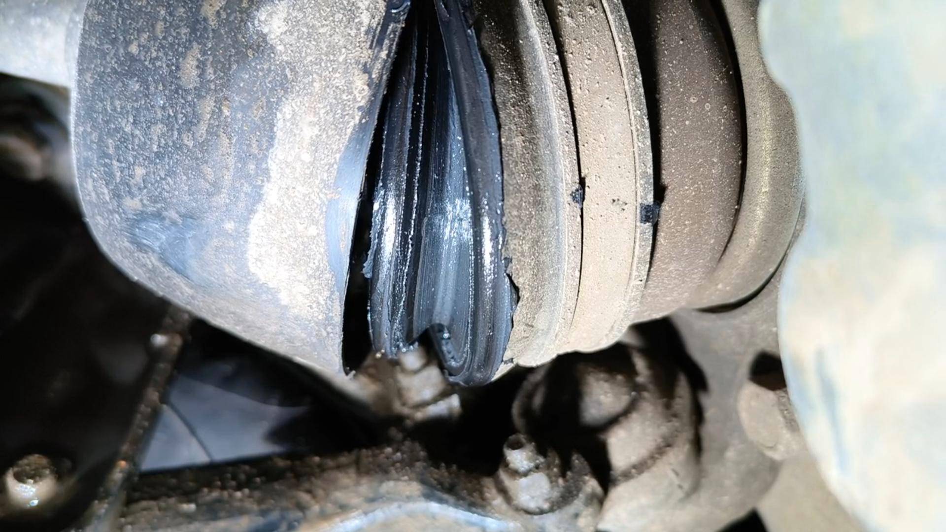 Нива Тревел, заскрипел пыльник привода. Часть 2