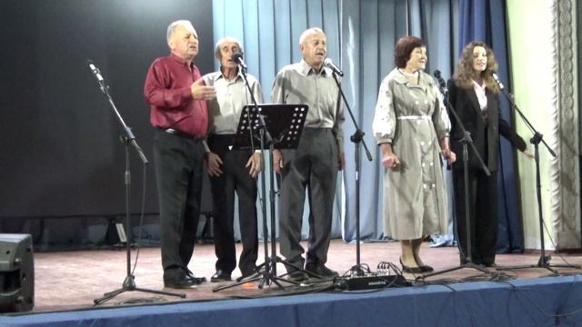 "Под окном широким"  Вокальный коллектив "Родники".