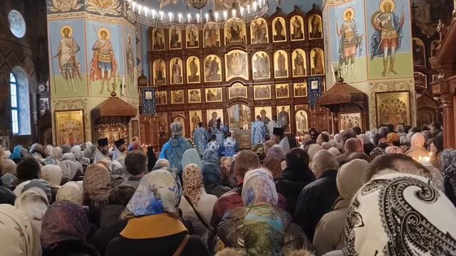 ХОР ВОСПИТАННИЦ ИВЕРСКОЙ ГИМНАЗИИ УКРАСИЛ ПРЕСТОЛЬНЫЙ ПРАЗДНИК В ЧЕСТЬ ИВЕРСКОЙ ИКОНЫ