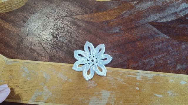 Цветок крючком для Ирландского кружева или аппликации