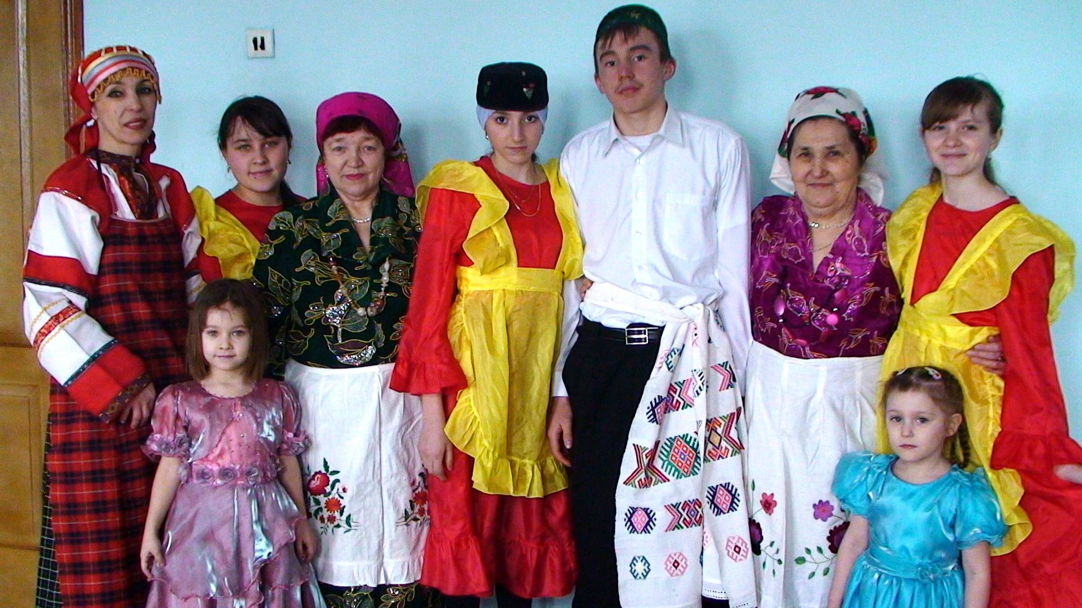 Рузалина (татарская народная песня) - семейный фольклорный ансамбль "Чишмә" Пензенская область