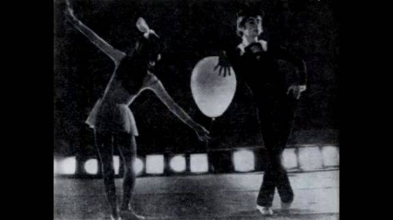 Девушка,хулиган и шарик