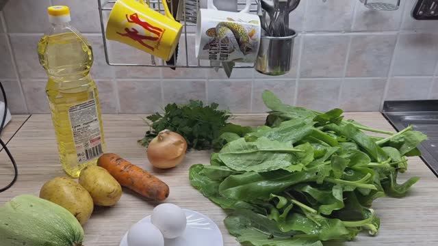 Зелёный щавелевый суп без мяса.