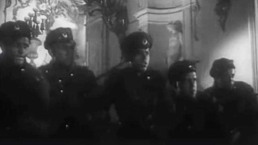 Октябрьский (большевистский) переворот 1917 / оборона Зимнего дворца / Гражданская война / Россия