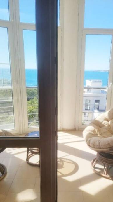 Цена элитной квартиры в Геленджике 58 млн.р. Элитная квартира расположена  на улице Лазурной.