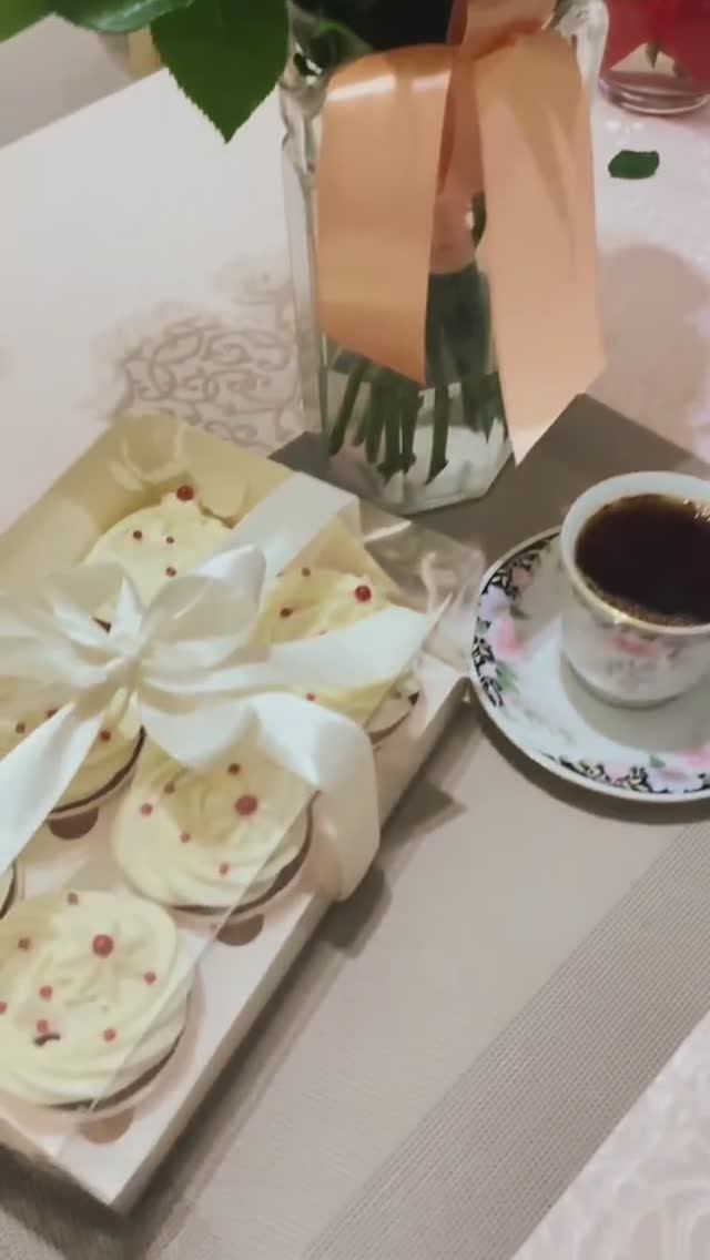 ☕️Кофе и пирожное🍰 на завтрак🍴💥 #пирожное #кофеипирожное #кофе  #завтрак #завтракнастоле #шортс