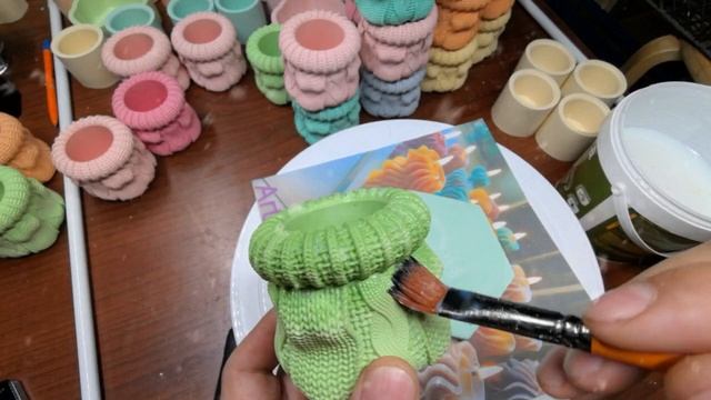 Покрытие лаком изделий из гипса. Ручная работа.