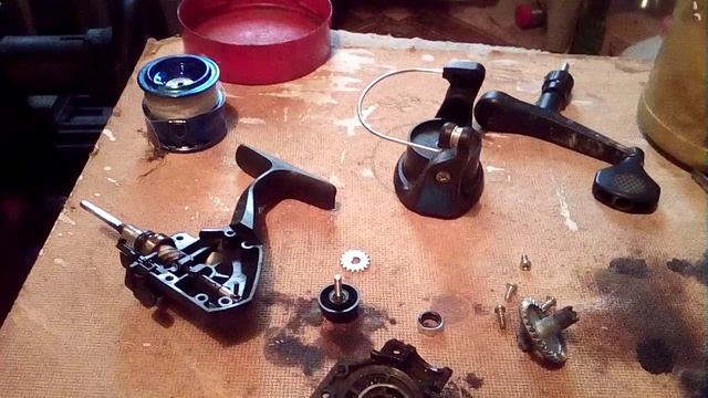 НАШЁЛ СЛОМАННУЮ КАТУШКУ НАДО ПОЧИНИТЬ ДЛЯ СОБАКИ ПОЙДЁТ