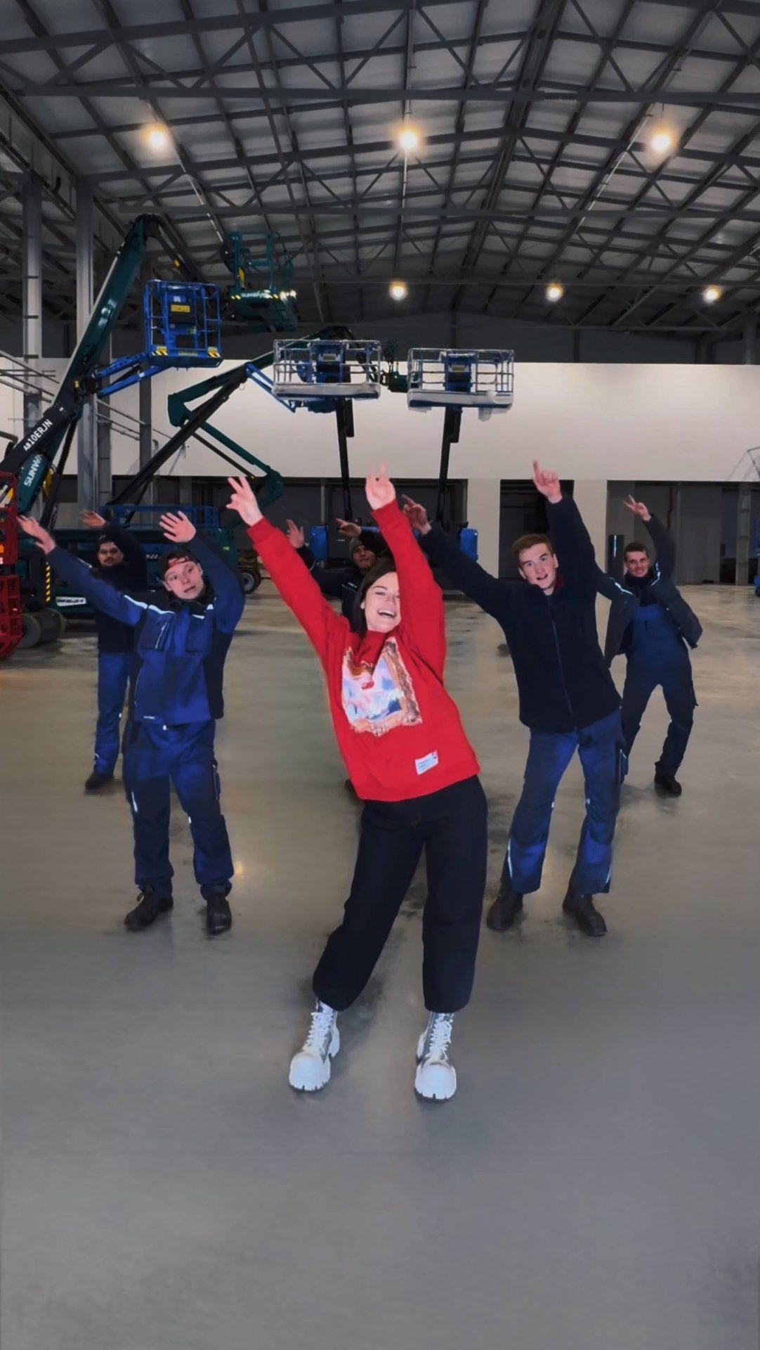 Танцпол везде - даже на базе  VERTEX!