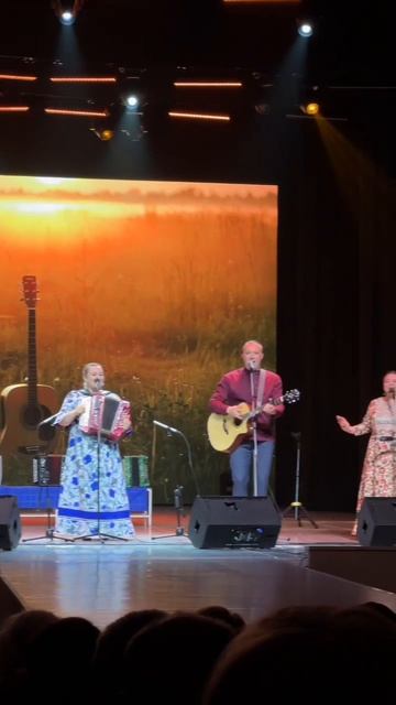 Зарядились на весь день! Зал пел ОТ ЗАРИ ДО ЗАРИ – на сцене ПТАШИЦА #живойзвук #концерт
