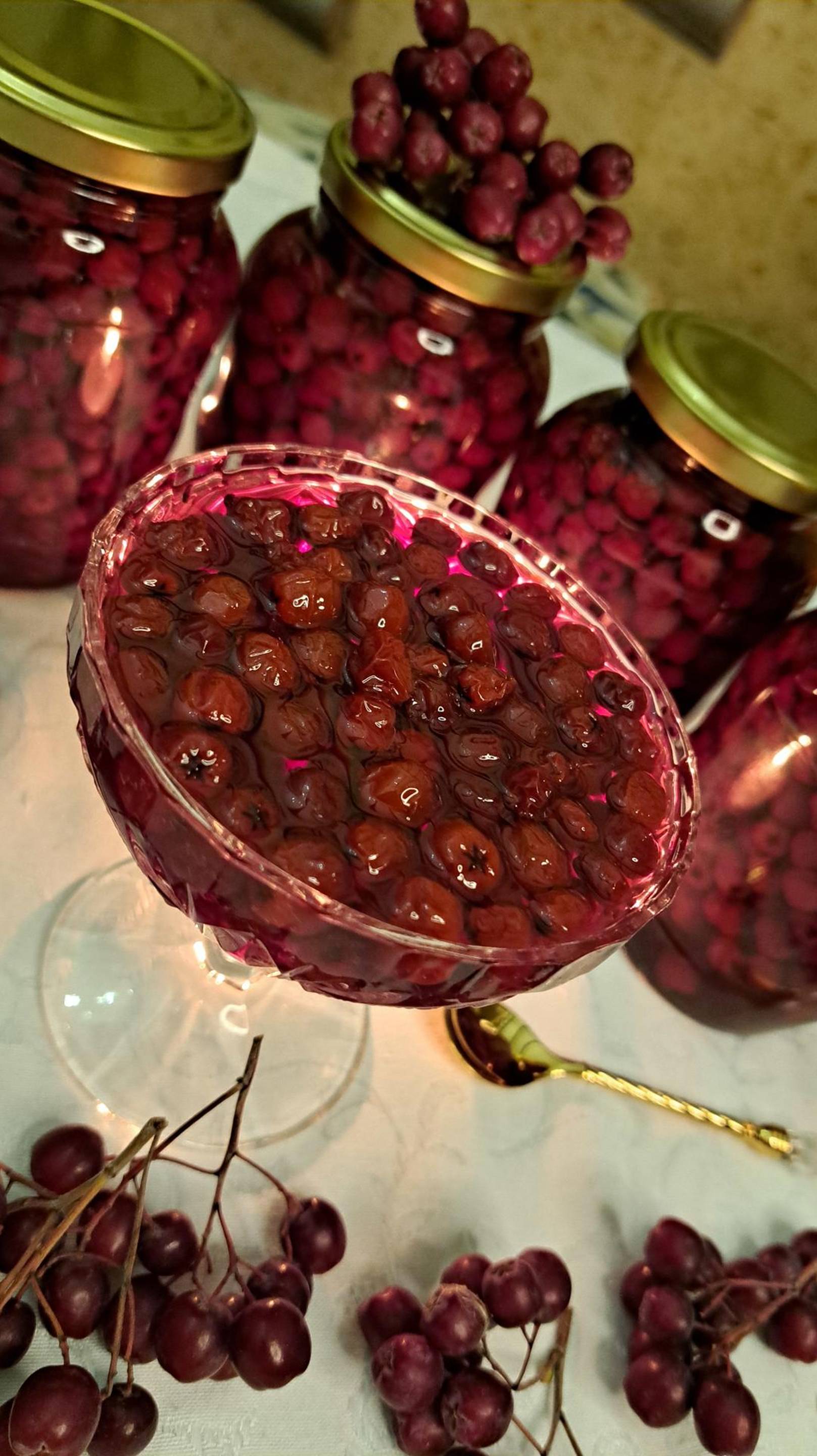 Рябиновое варенье поможет вам , стойко перенести сезон гриппа и простуды!