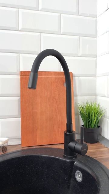 Смеситель для кухни с гибким изливом Total Black Langfoss, Alcora