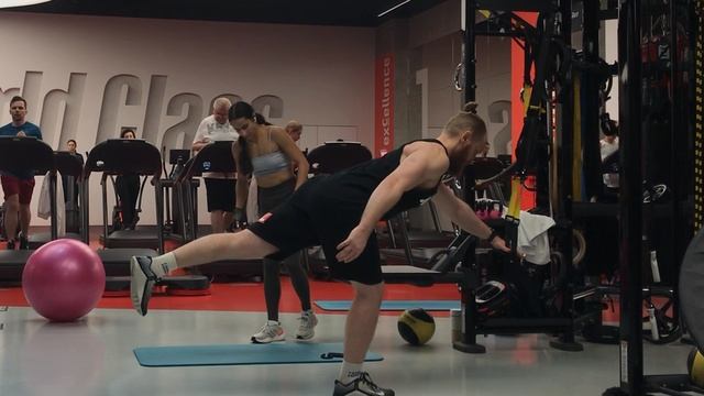 TRX Hinge single arm and leg.