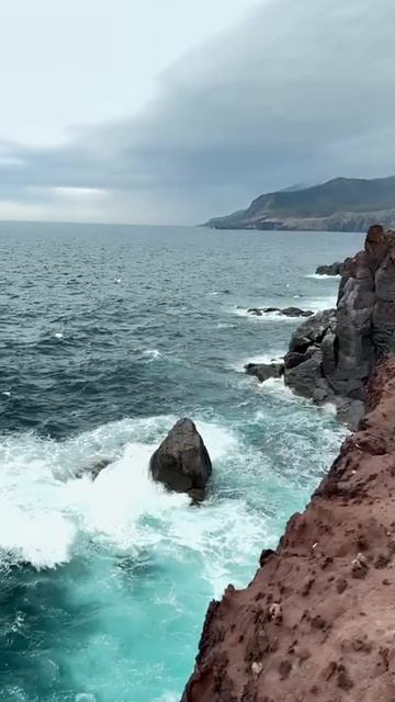 Скалы и  океан. Итуруп