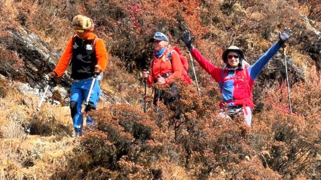 Группа Клуба 7 Вершин «Барсуки гангстеры»  на акклиматизационном выходе в день отдыха в Коте