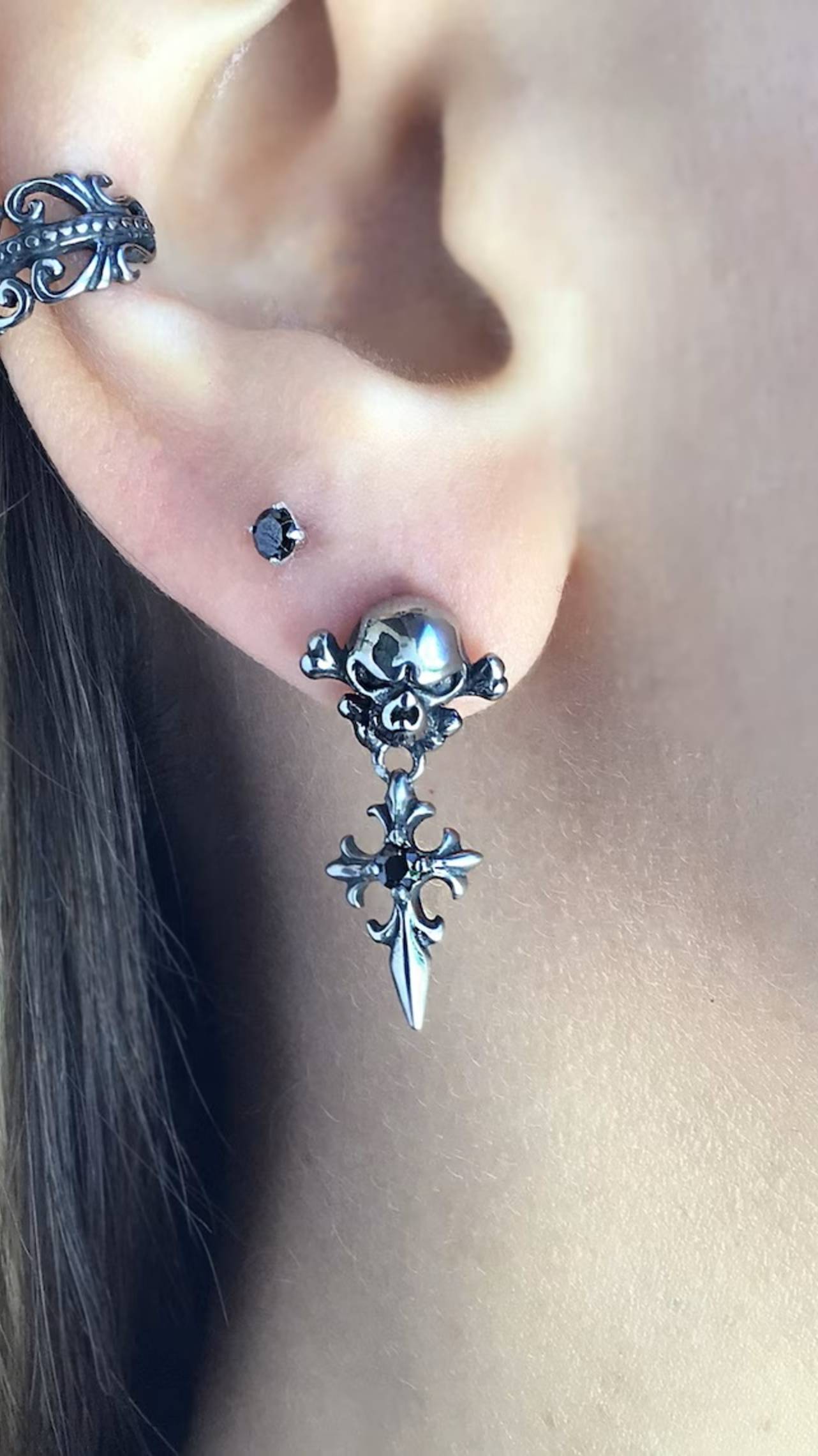 Серьги-гвоздики "Черная метка" от StarfallShop