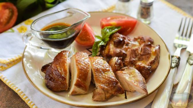 Коптим птицу прямо на сковороде. КУРИЦА, КОПЧЕННАЯ НА СКОВОРОДЕ С ЧАЕМ