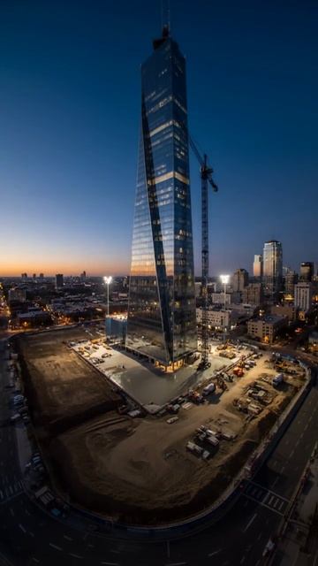 Пример видео в Veo: Здание за 8 секунд.