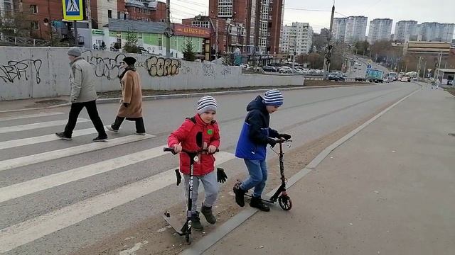 Правила езды на самокате с интервью у автора