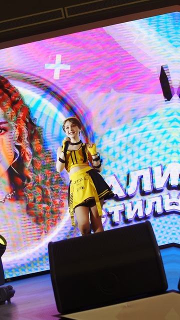 Гр.Манго на Бэлфесте (песня «Миром правят девочки»)