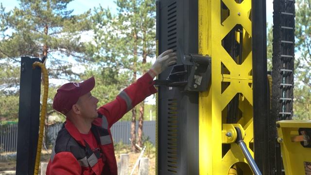 Фундамент - забивные железобетонные сваи