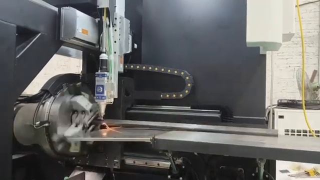 DS-9024T2W: оптоволоконный лазерный станок для резки трубного проката