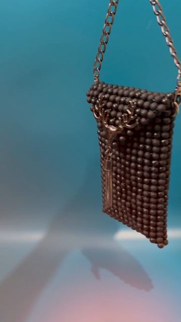 Чехол для телефона из бусин ручной работы. #сумкаизбусин #handmade #Busibum